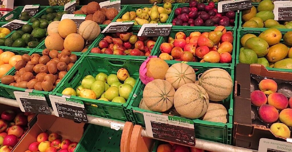 Ce înseamnă numerele înscrise pe etichetele fructelor de la supermarket ...